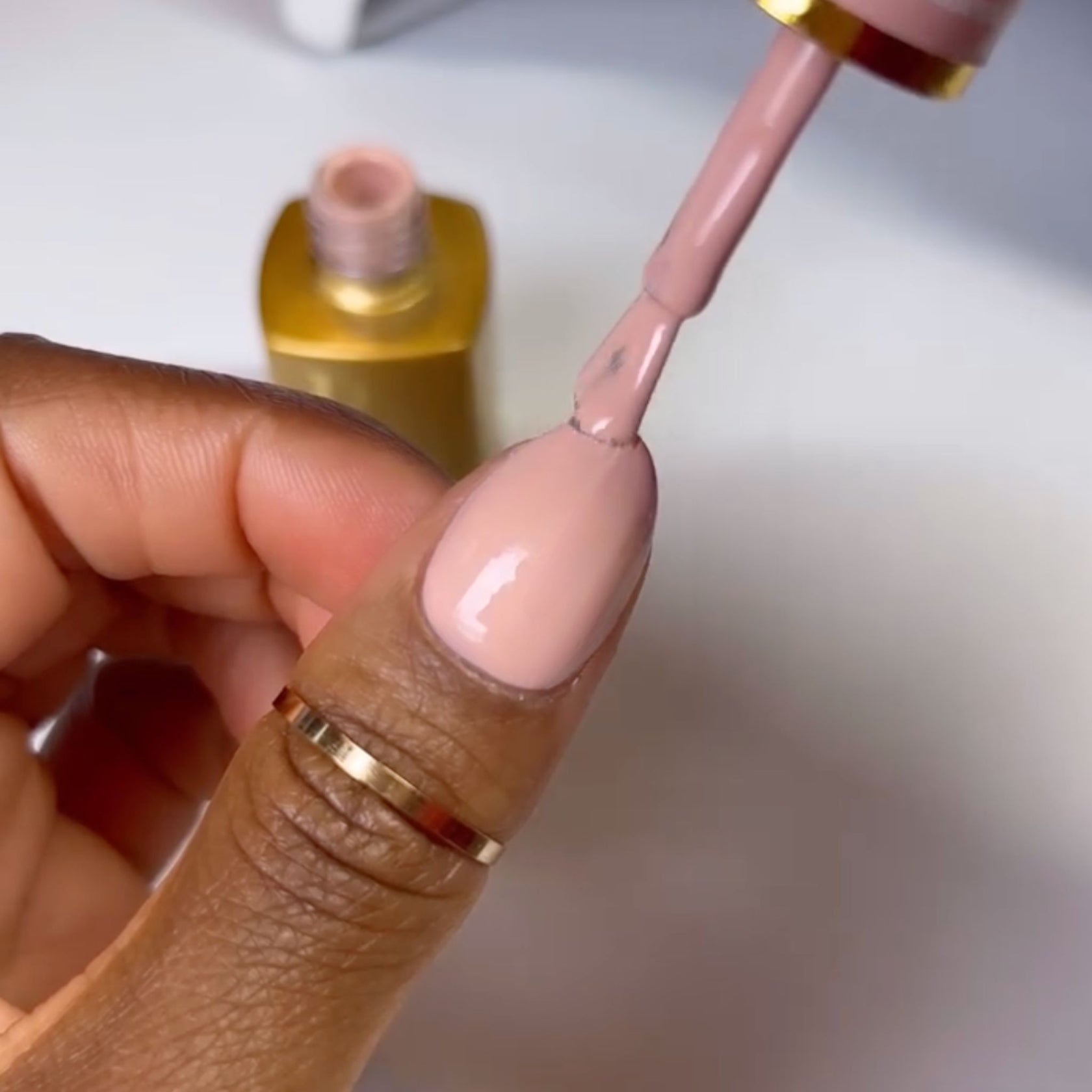 Pinky Nude DIVA #050 – DND Gel