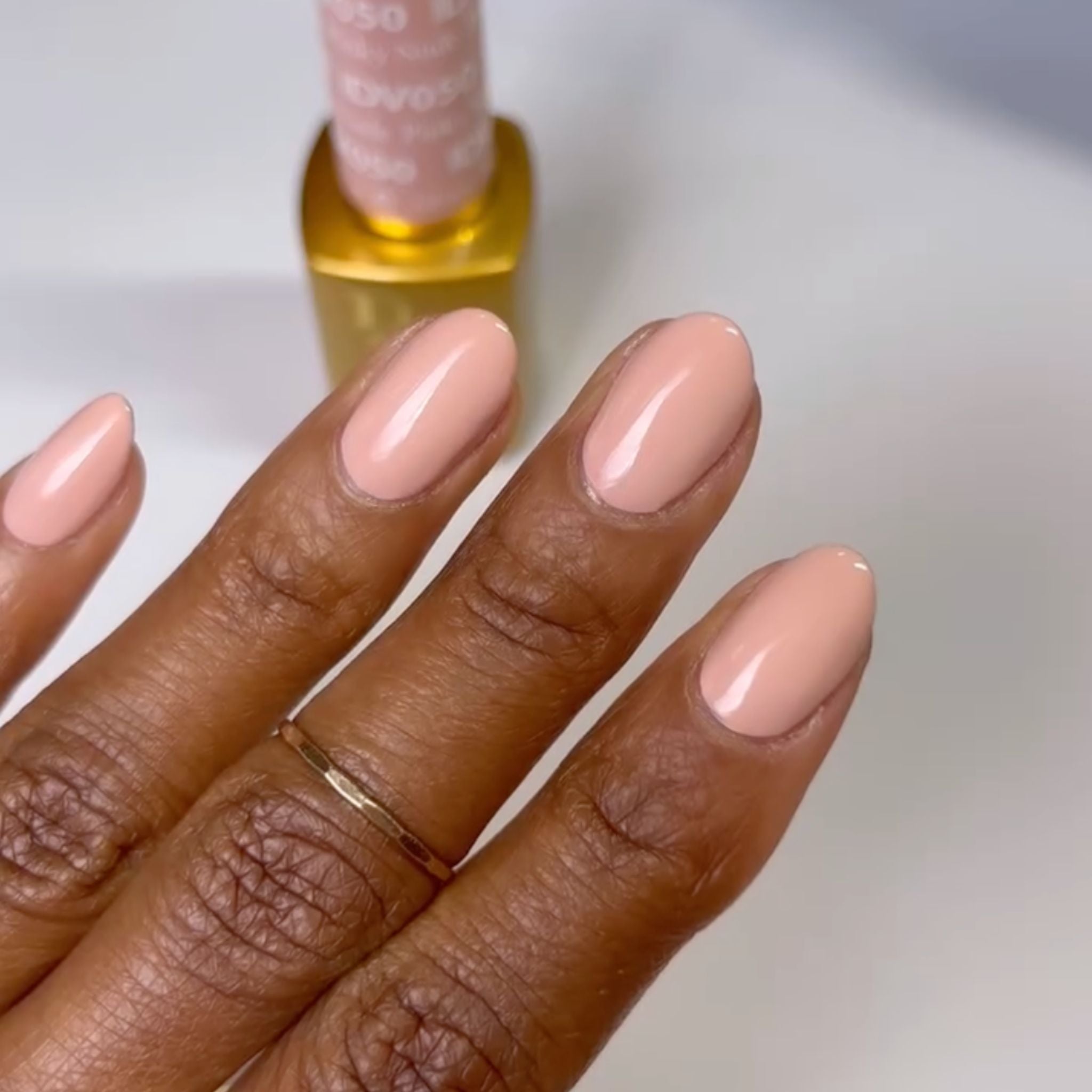 Pinky Nude DIVA #050 – DND Gel