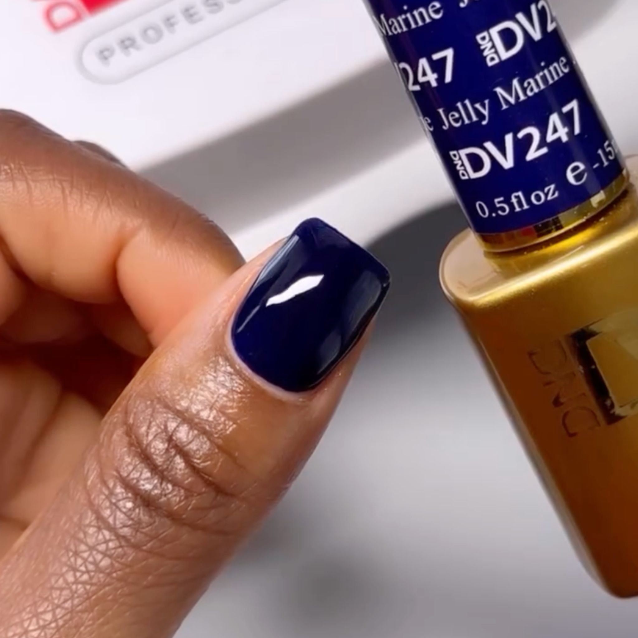 Jelly Marine DIVA #247 – DND Gel