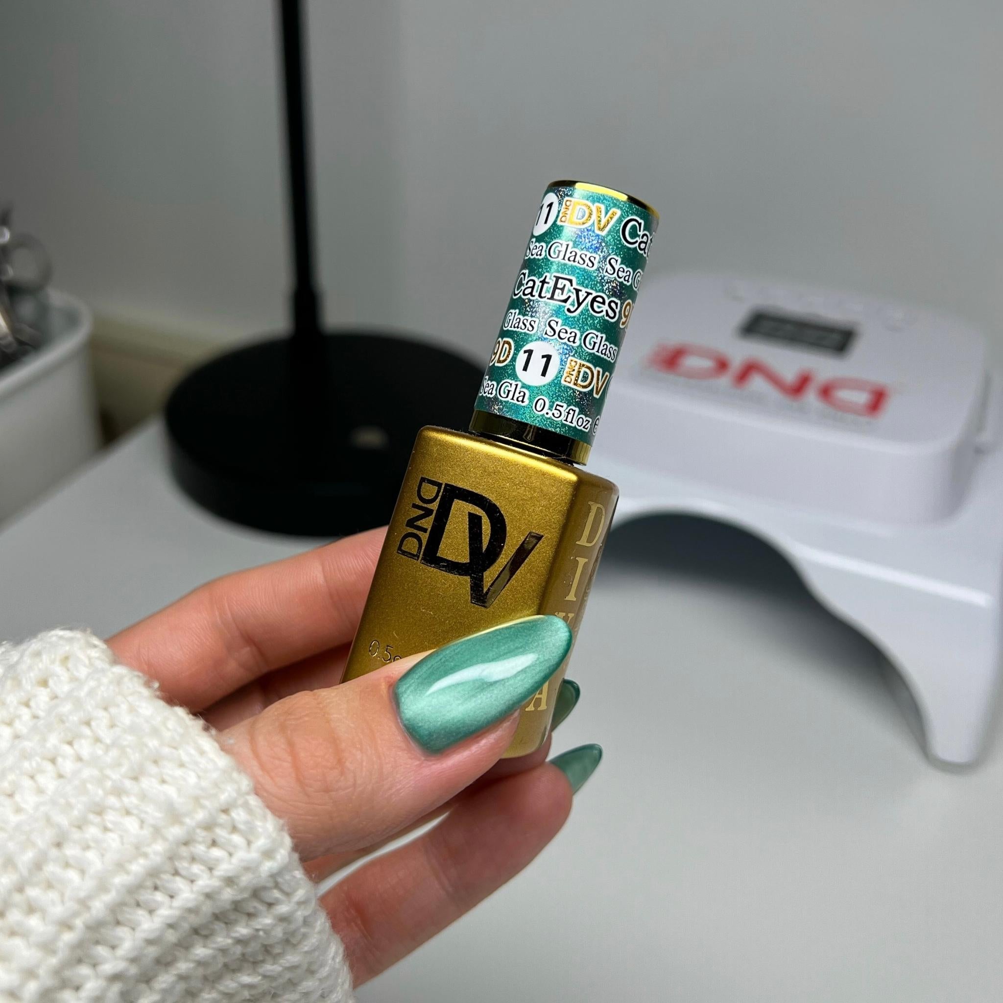 DIVA 9D Cat Eye Glassball #11 - Sea Glass – DND Gel
