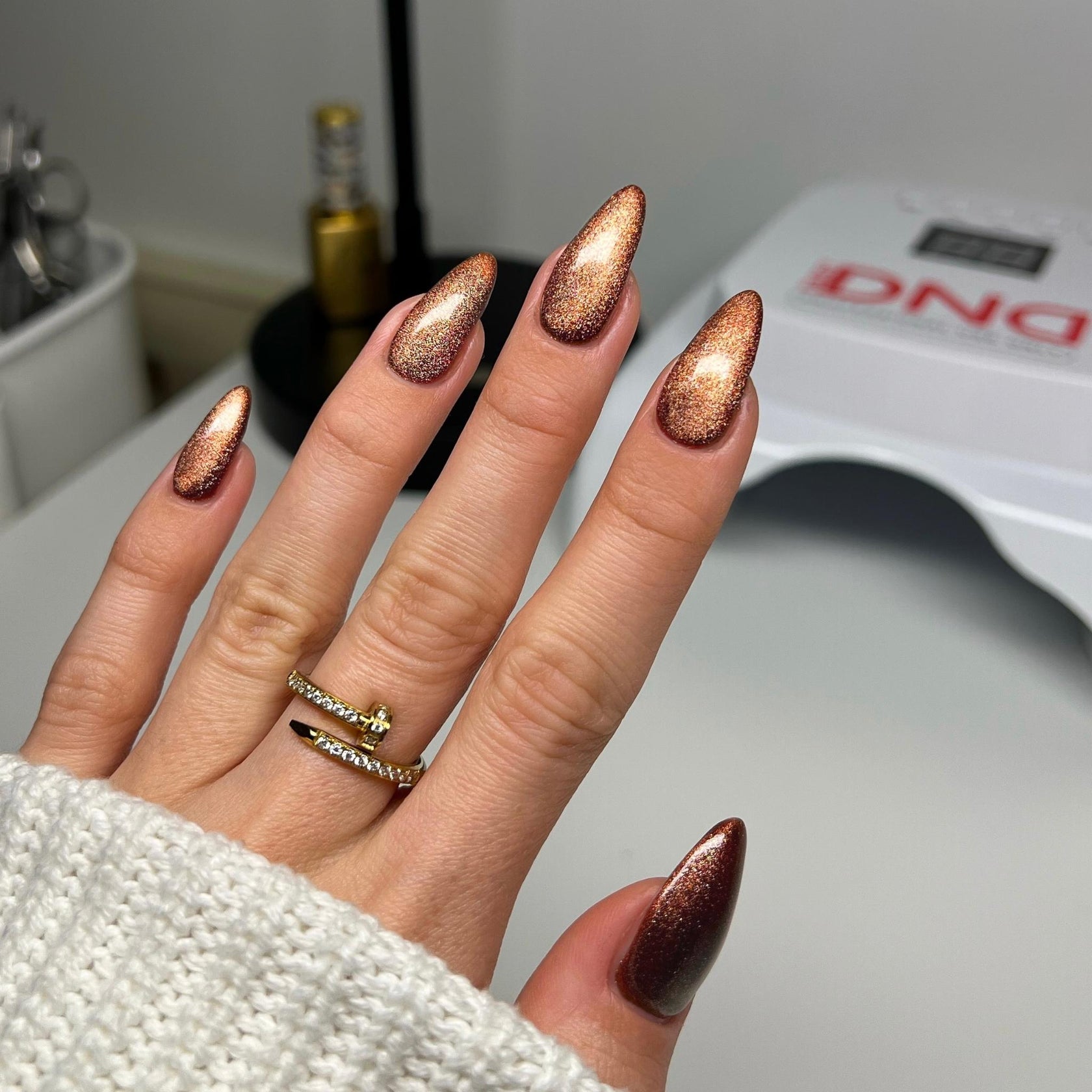 DIVA 9D Cat Eye Candy #18 - Toffee Crisp – DND Gel