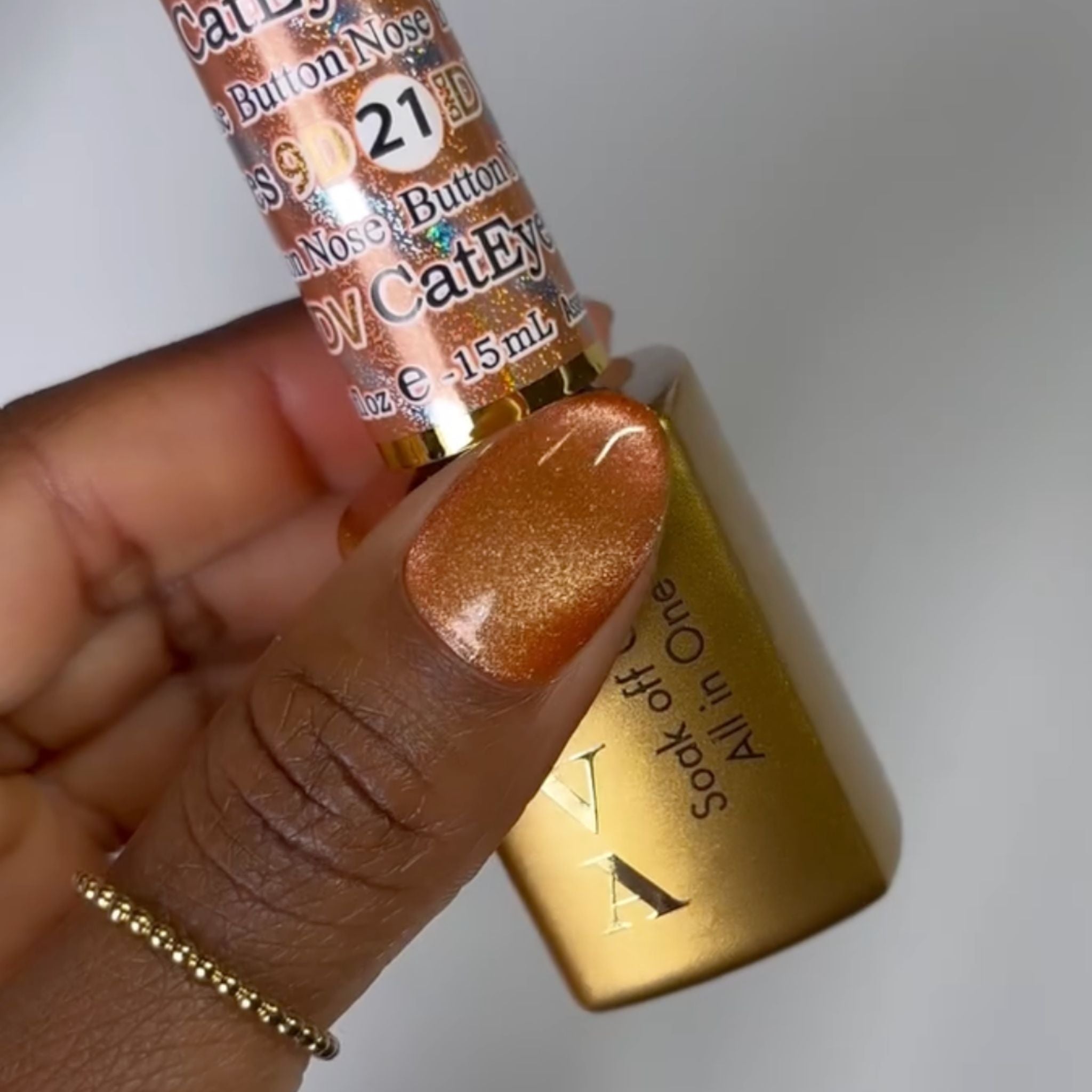 DIVA 9D Cat Eye Candy #21 - Button Nose – DND Gel
