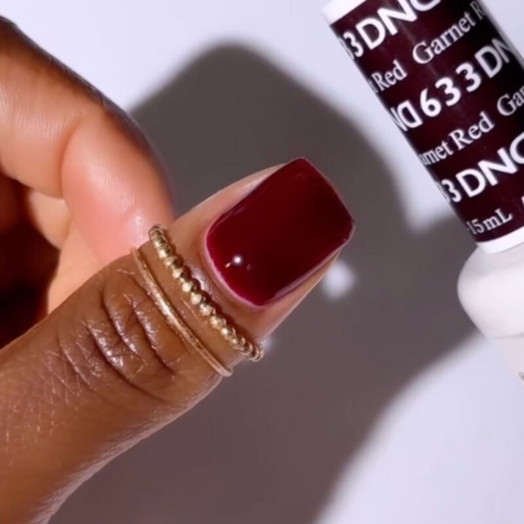 Garnet Red #633 – DND Gel