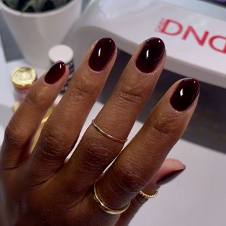 Garnet Red #633 – DND Gel