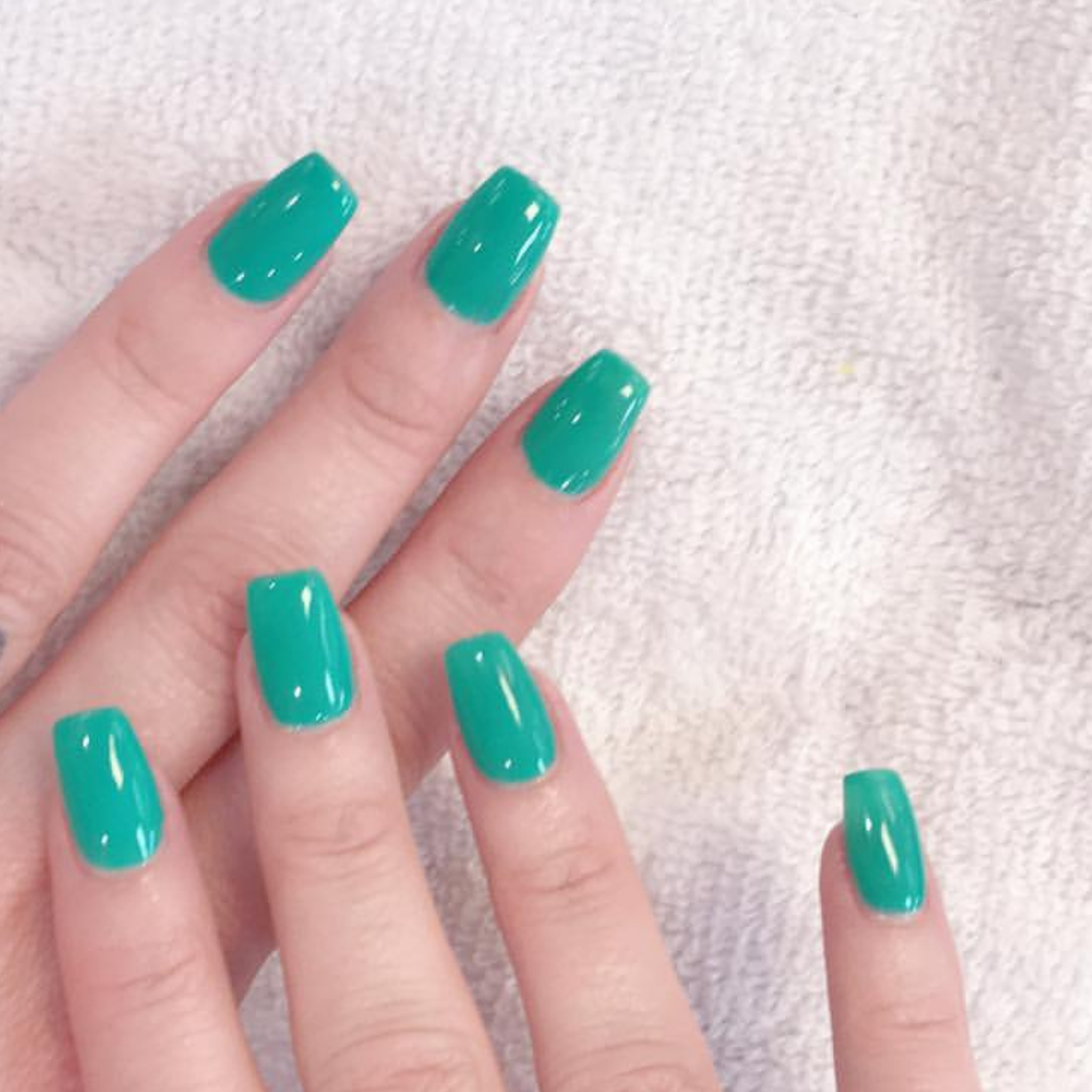 Caribbean Sea #666 – DND Gel