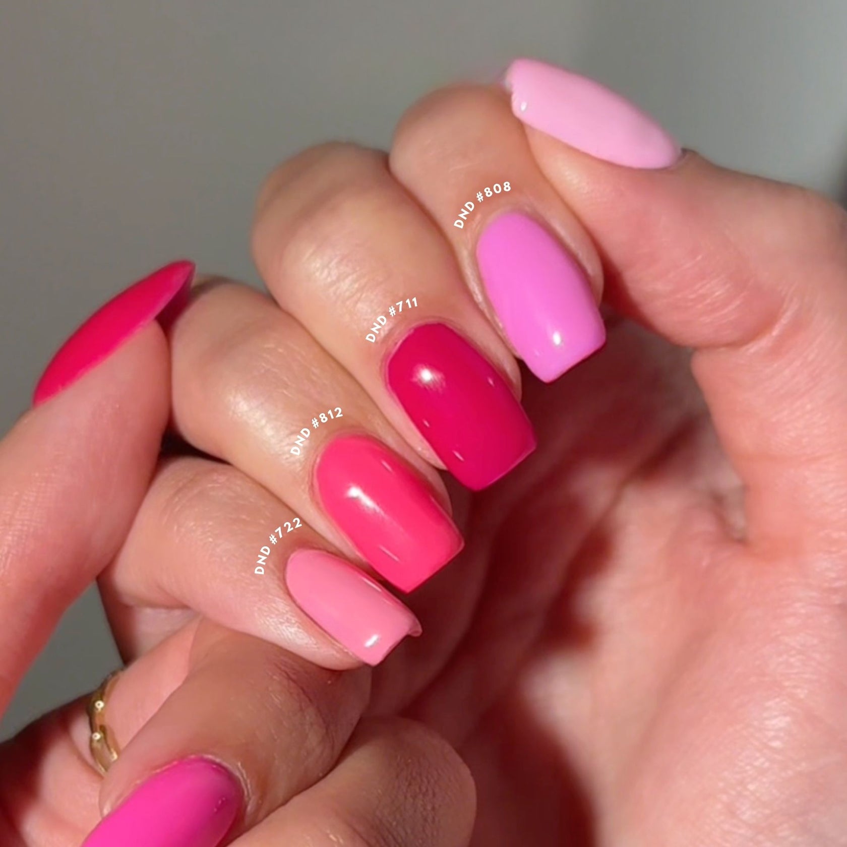 Strawberry Cheesecake #722 – DND Gel