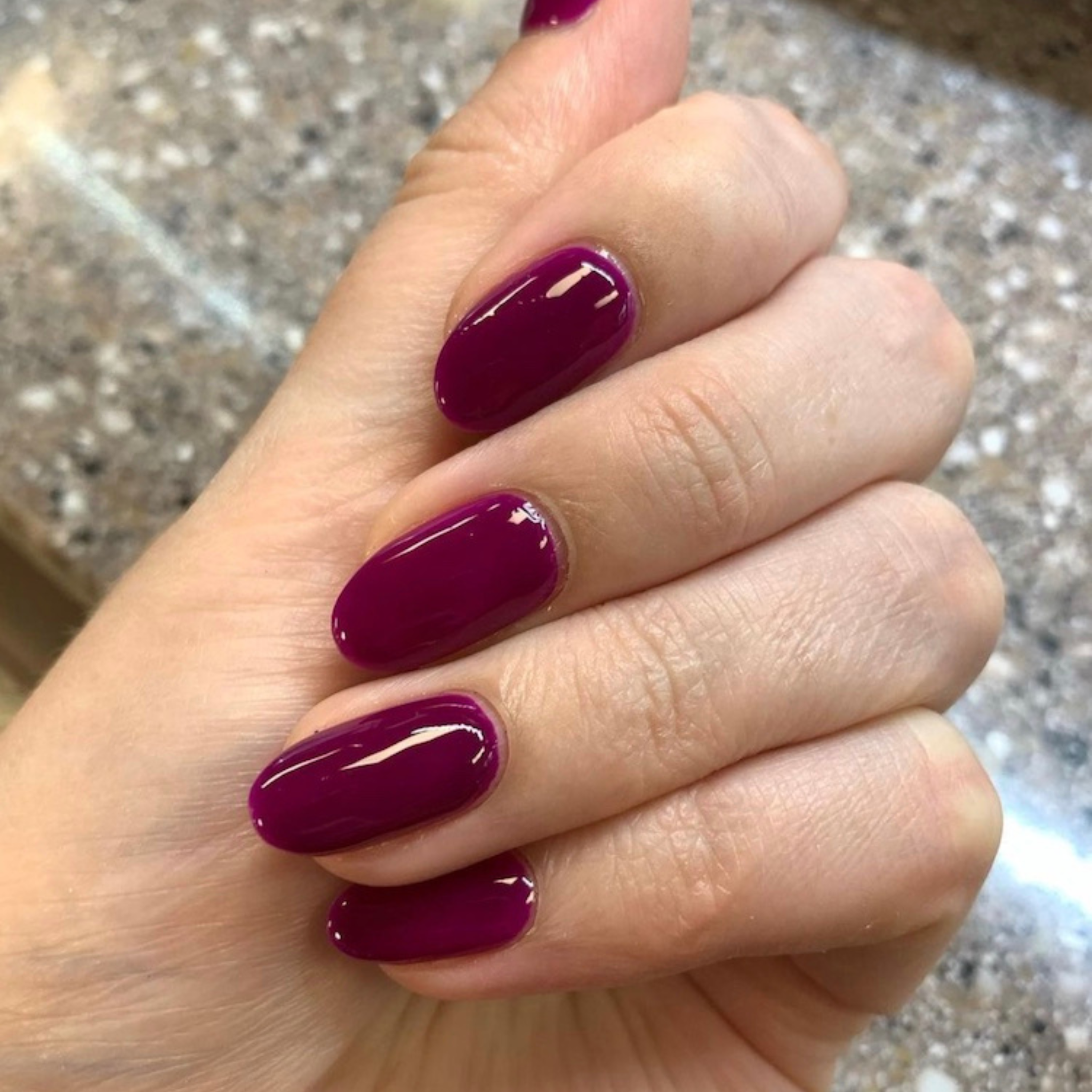 Plum #731 – DND Gel