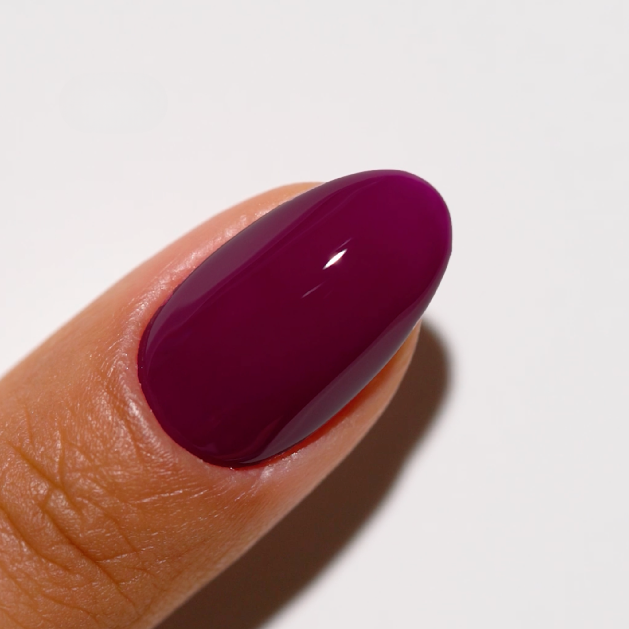 Plum #731 – DND Gel