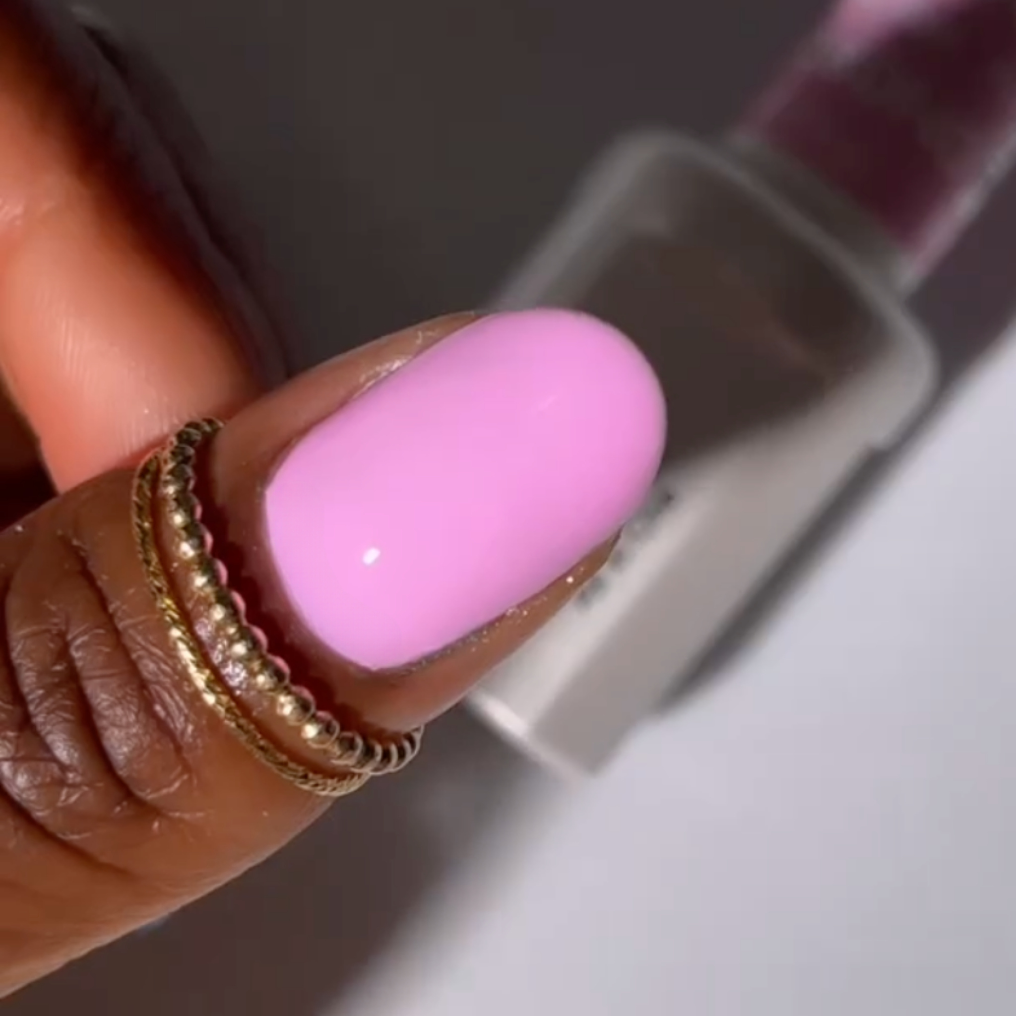 Glowing Daisy #808 – DND Gel