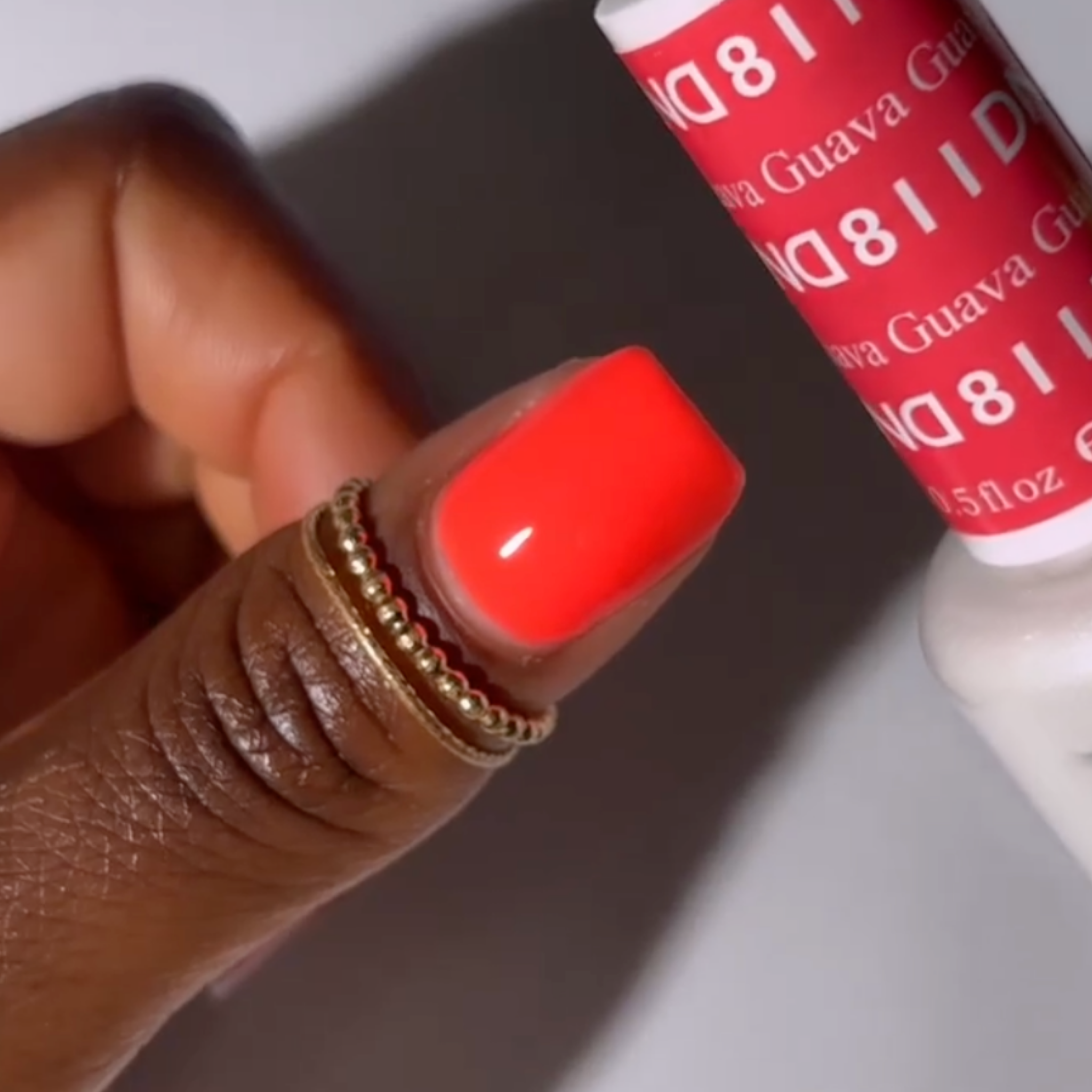 Guava #811 – DND Gel