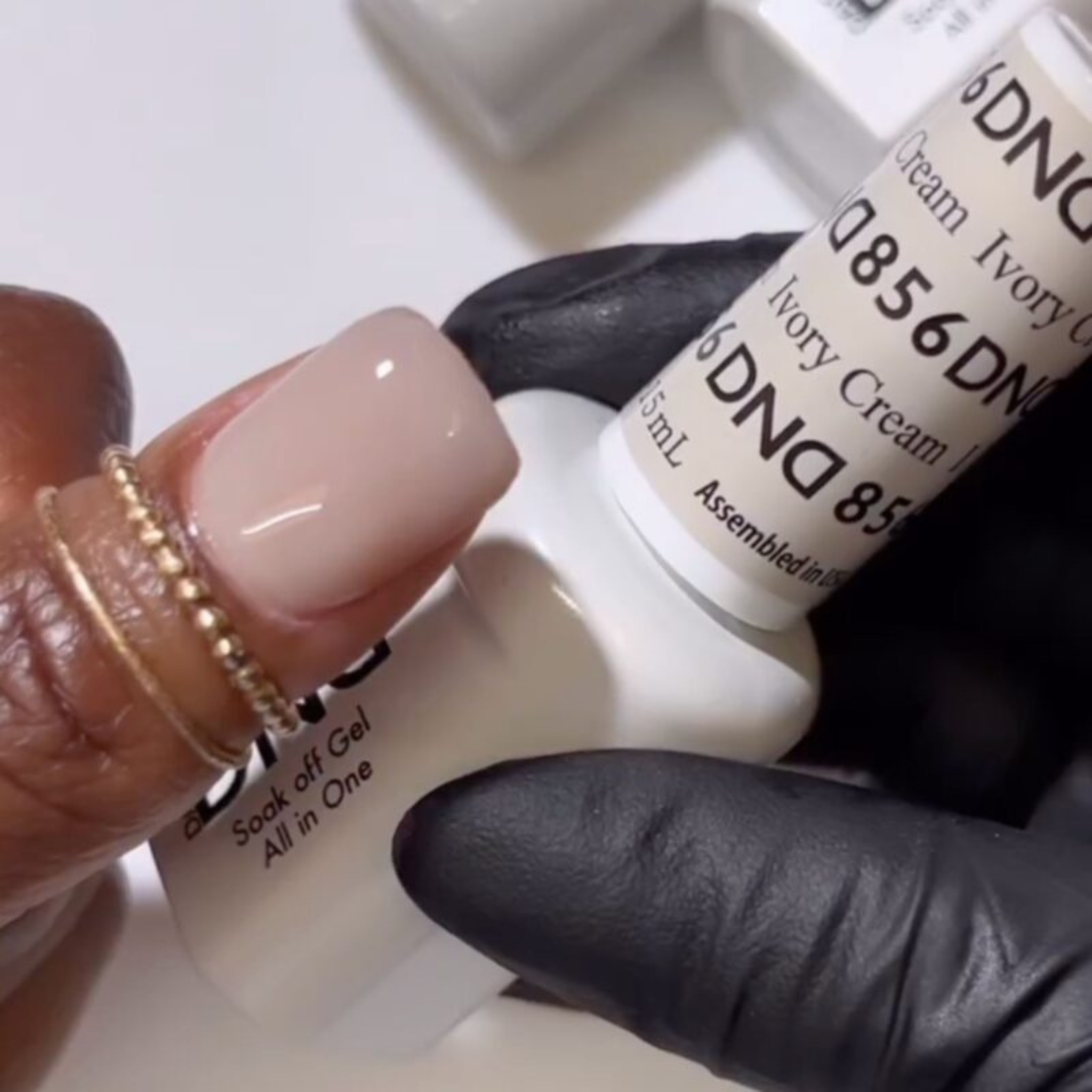 Ivory Cream #856 – DND Gel