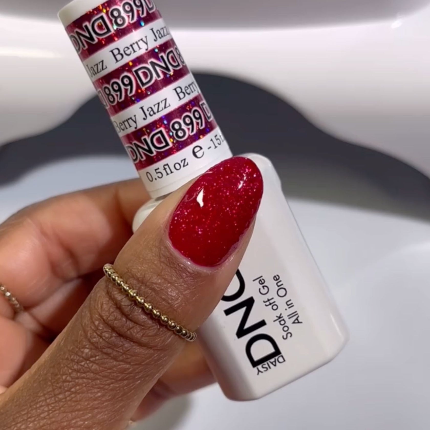 Berry Jazz #899 – DND Gel