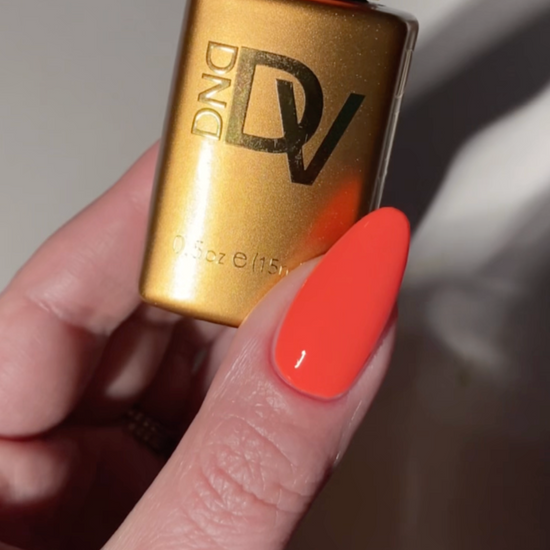 Sunkissed Coral DIVA #210 – DND Gel