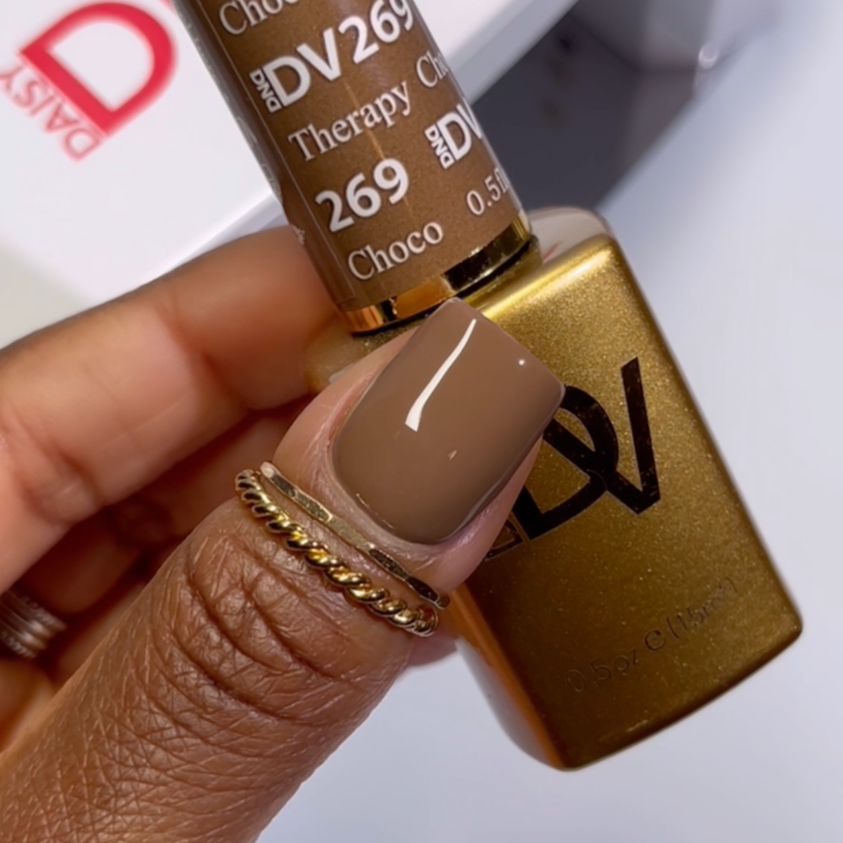 Chocolate Therapy DIVA #269 – DND Gel