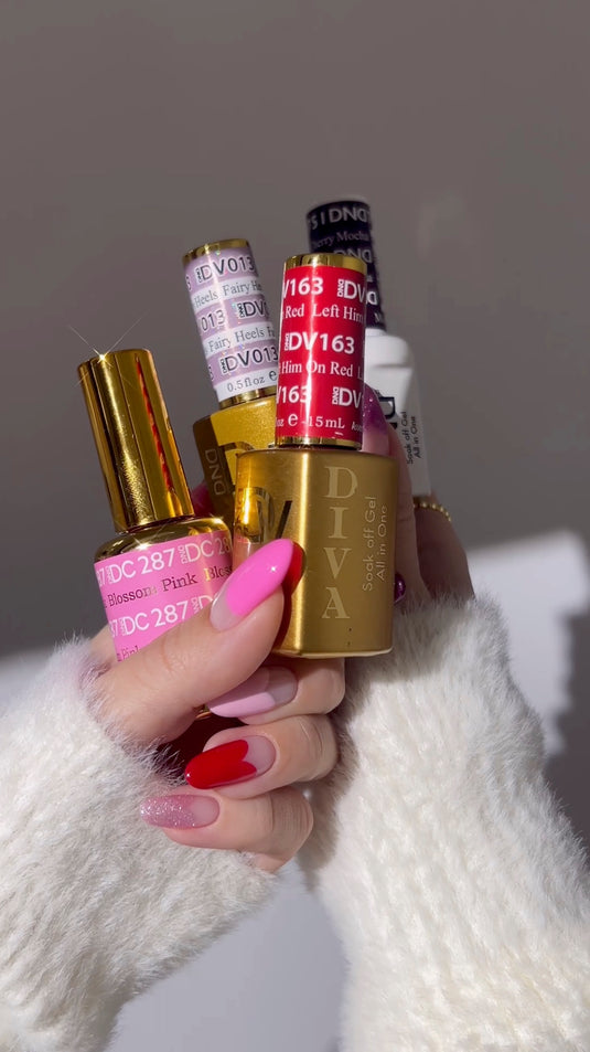 Blushin' & Crushin' – DND Gel